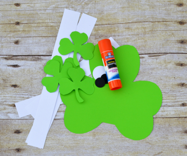 St. Patrick's Day Shamrock Man Craft - The Resourceful Mama