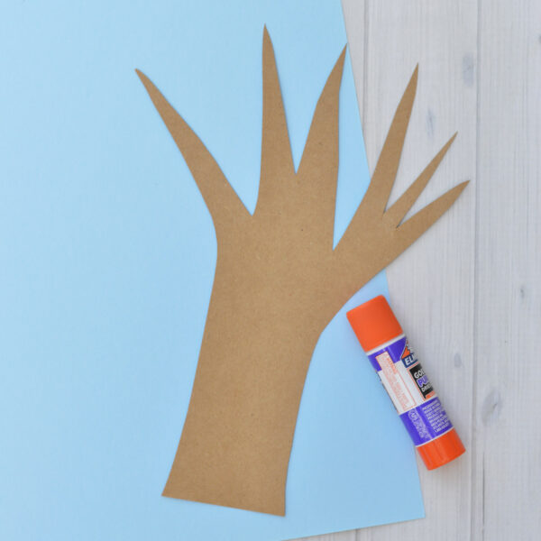 Yarn Fall Tree Kid Craft - The Resourceful Mama